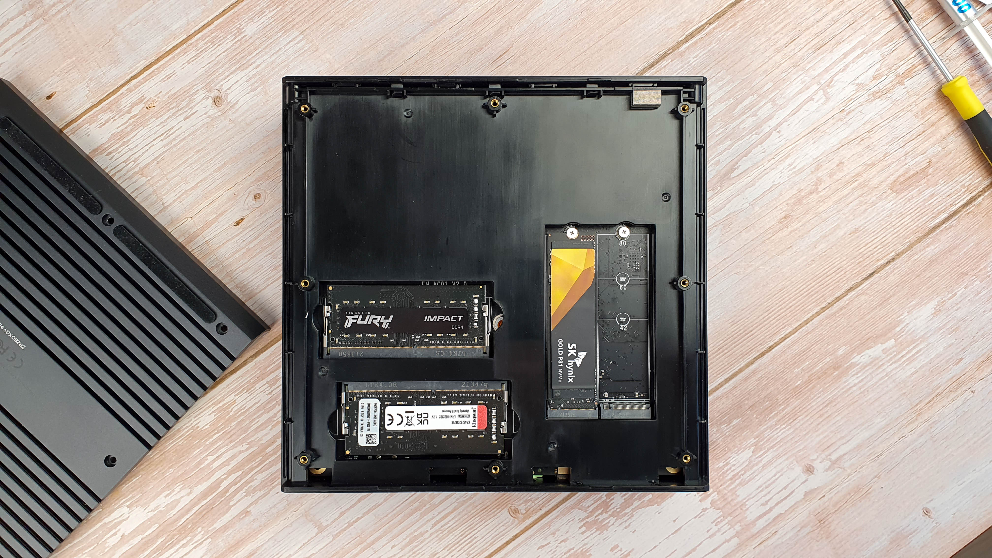 Chuwi RZBox: обзор мощного мини-компьютера на процессоре AMD Ryzen 9 ...