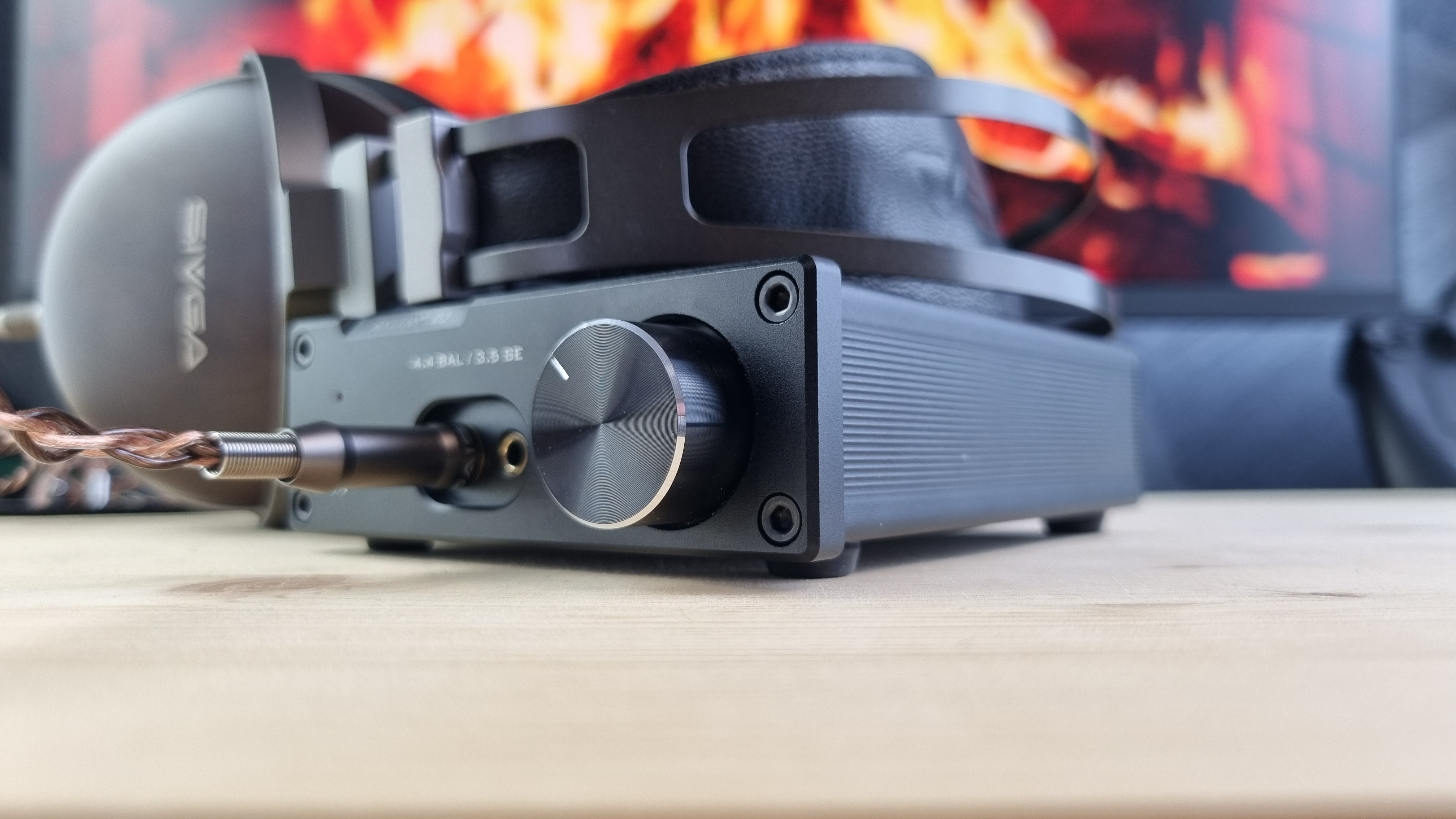 Обзор AkLIAM D3: доступный ЦАП с серьезным звуком / Аудио и звук / iXBT Live