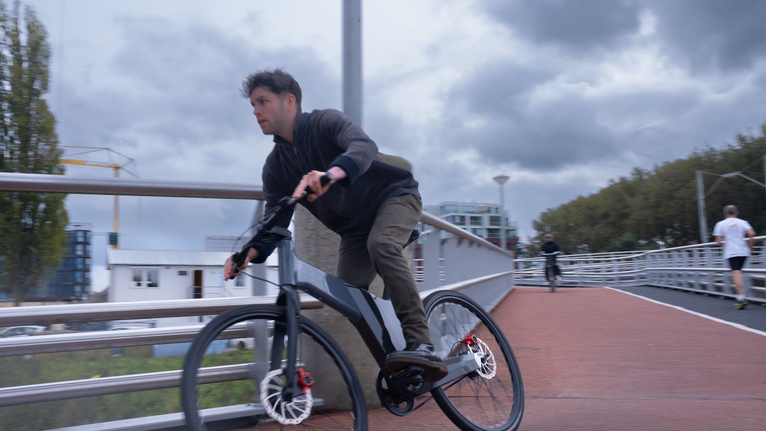 Сделан как сшитый на заказ костюм. TZmann, бренд из Германии, выпустил электровелосипед TZmann 1 ...