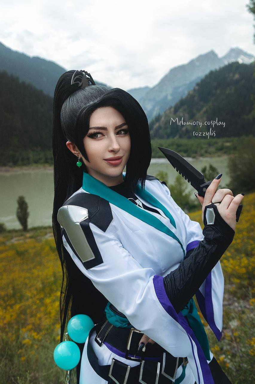 Модель Lady Melamori закосплеила Сейдж из Valorant / Игры / iXBT Live