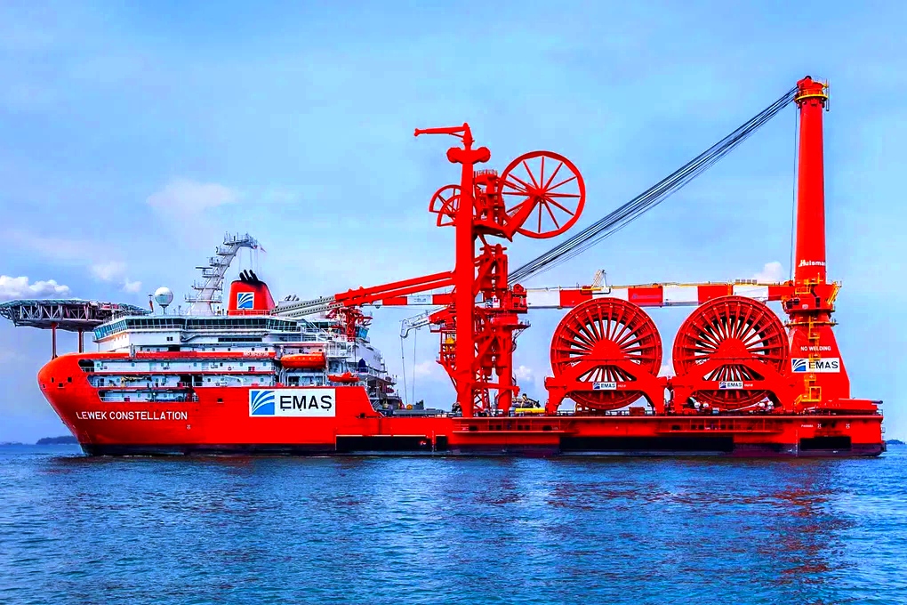 Для чего используется необычное и уникальное судно Lewek Constellation ...