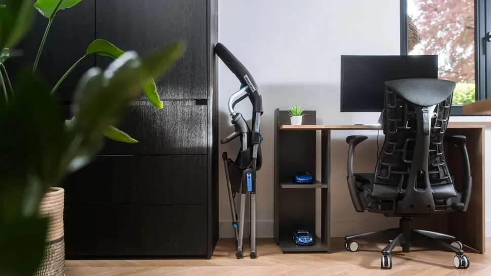 Logitech выпустила мобильное и гибкое гоночное кресло / Клавиатуры ...
