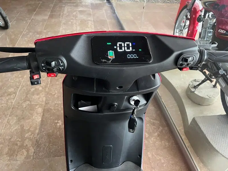 Ali Khan Autos представил электрический скутер New Asia Ramza G7 EV ...