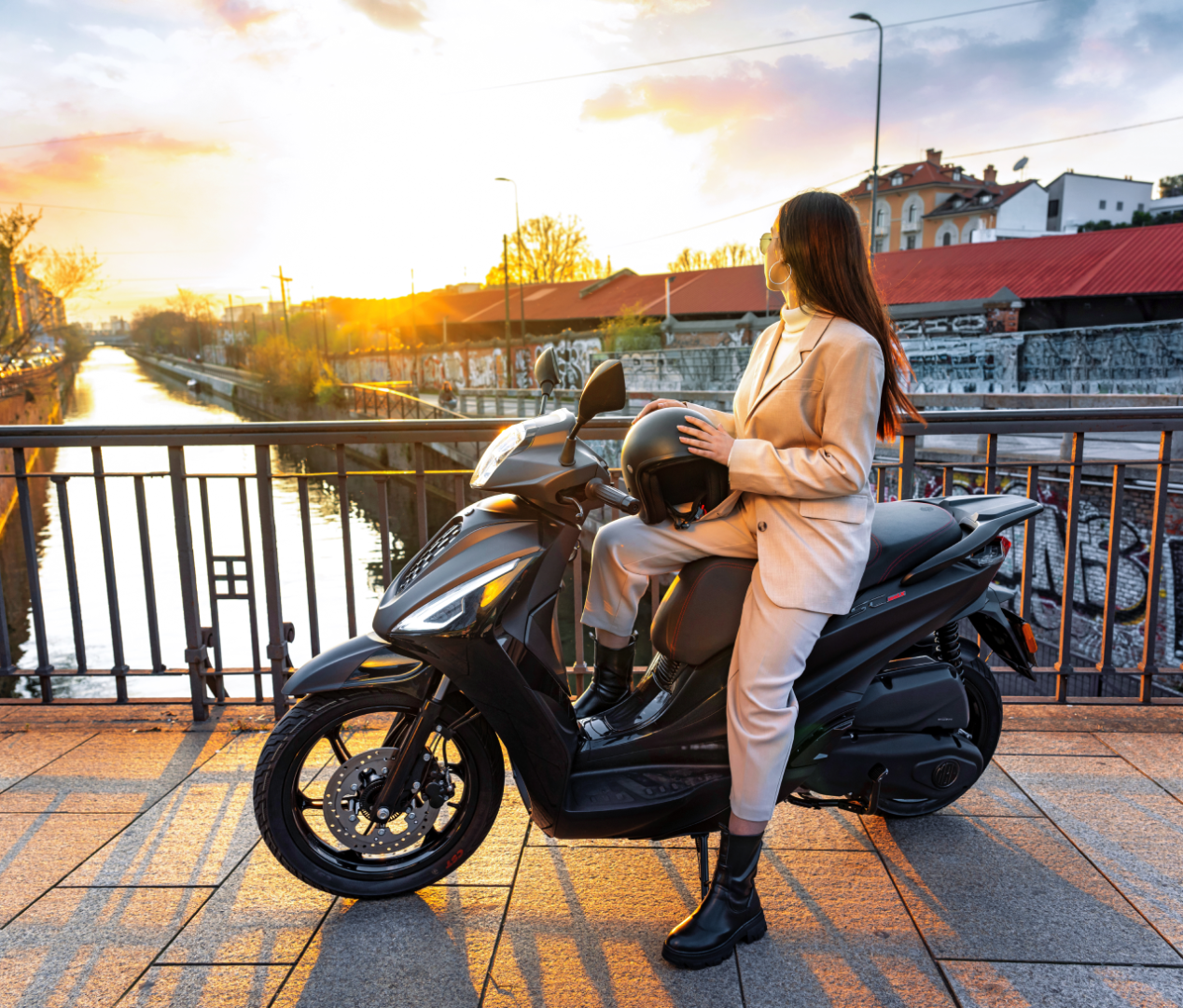 Компания Morbidelli из Италии представила модель SC125LX в сегменте скутеров с высокими колесами ...