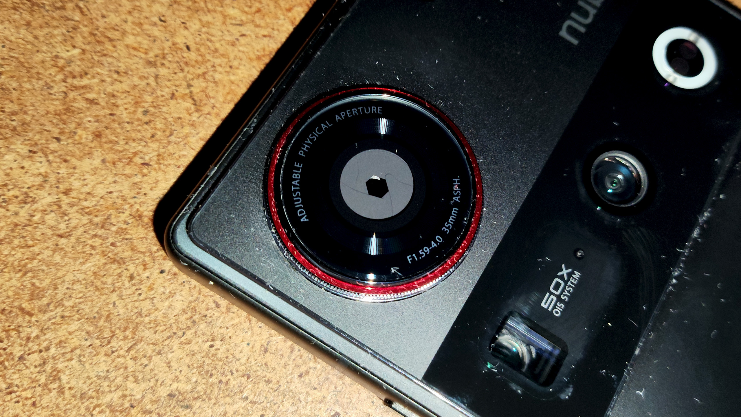 5 камерофонов с переменной диафрагмой, актуальных в 2025 / Подборки товаров / iXBT Live