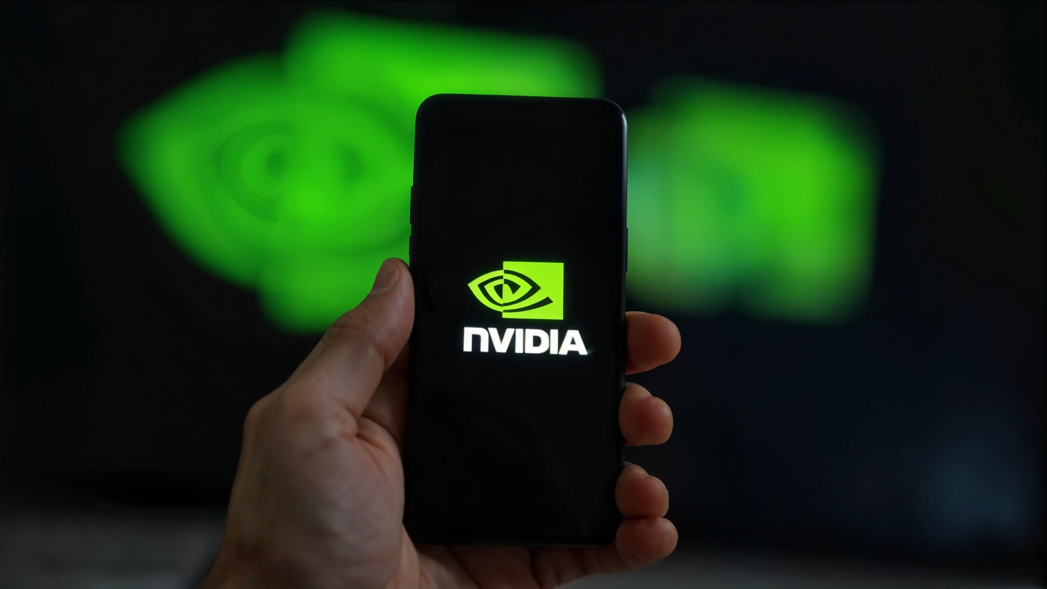 Nvidia потеряла звание самой дорогой компании из-за обрушения акций / Финансы и криптовалюты ...
