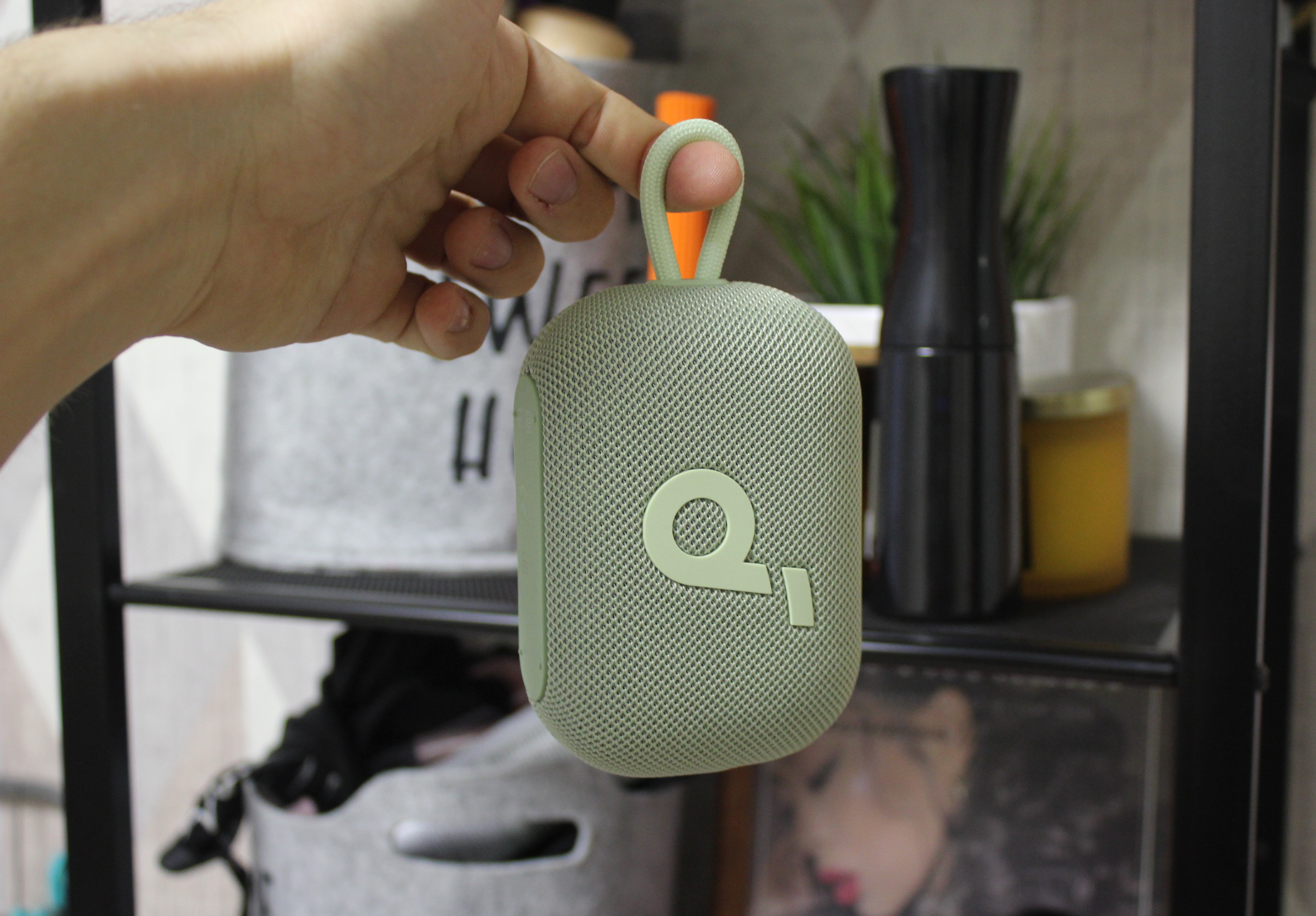 Обзор Soundcore Select 4 Go: яркая компактная колонка за 2000 рублей / Аудио и звук / iXBT Live