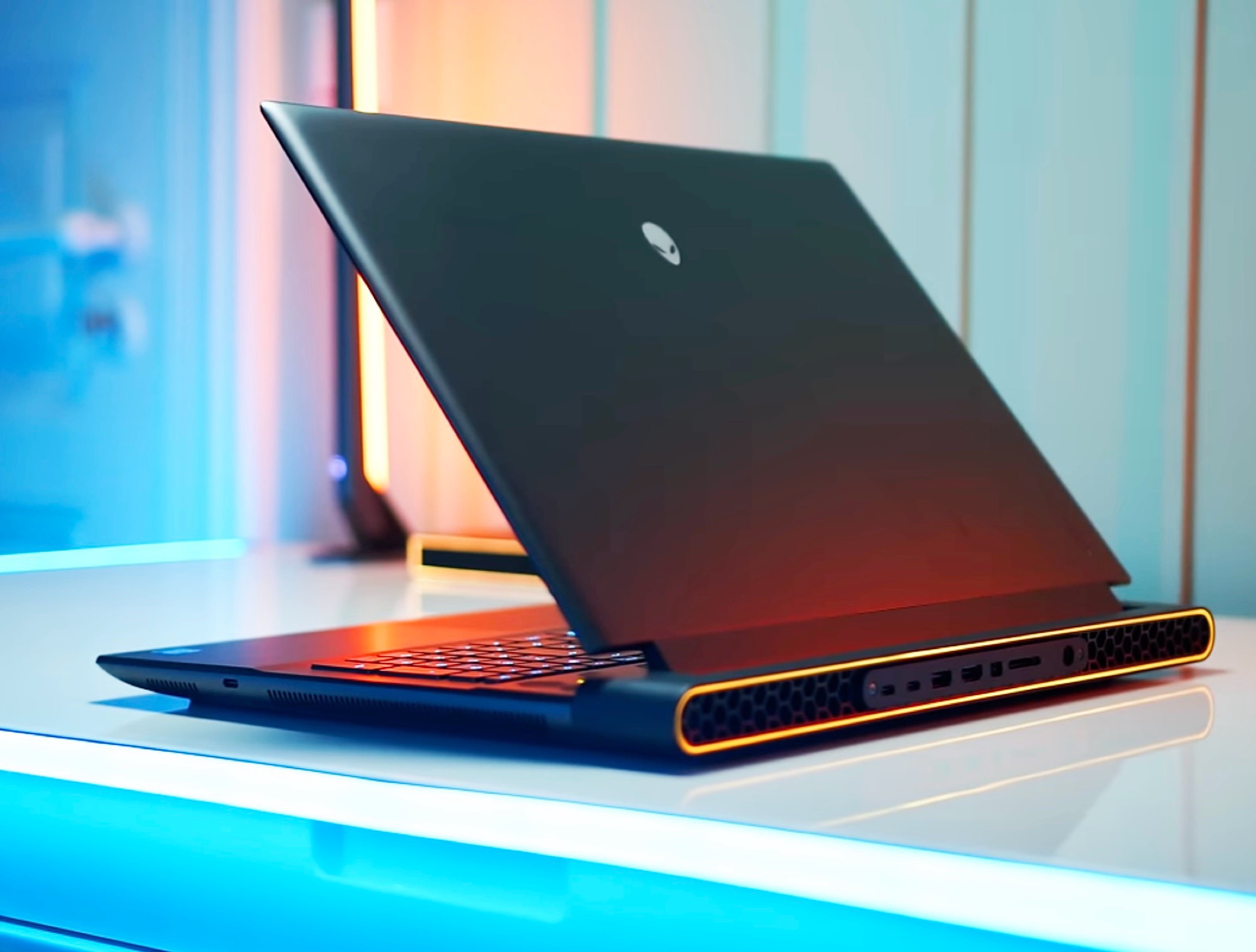 Dell представила игровые ноутбуки Alienware Area-51 с RTX 5080 и ...