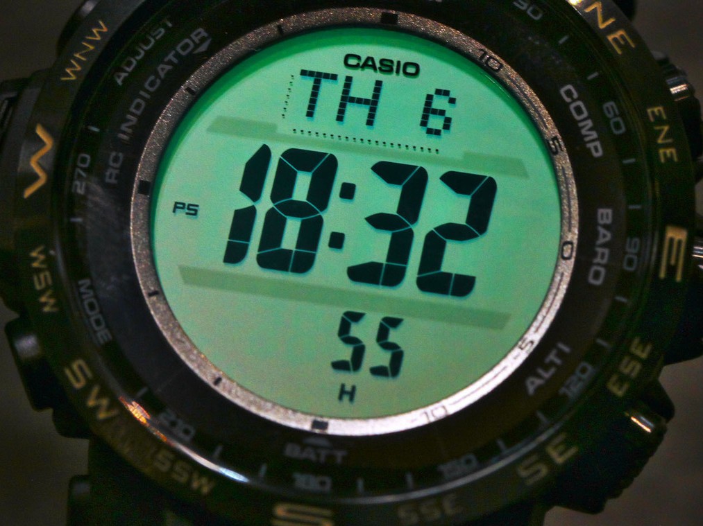 Компания Casio разрабатывает новые часы линейки Pro Trek с циферблатами, полностью покрытыми ...