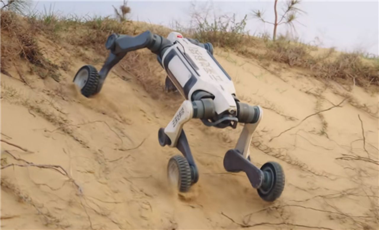 DeepRobotics представила колесно-шагающего робота Lynx M20 для сложных ...