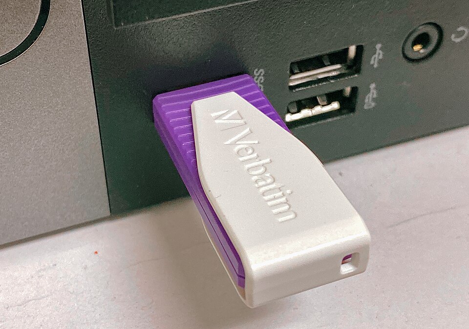 Что произойдет, если извлечь USB-накопитель без безопасного отключения? / Оффтопик / iXBT Live