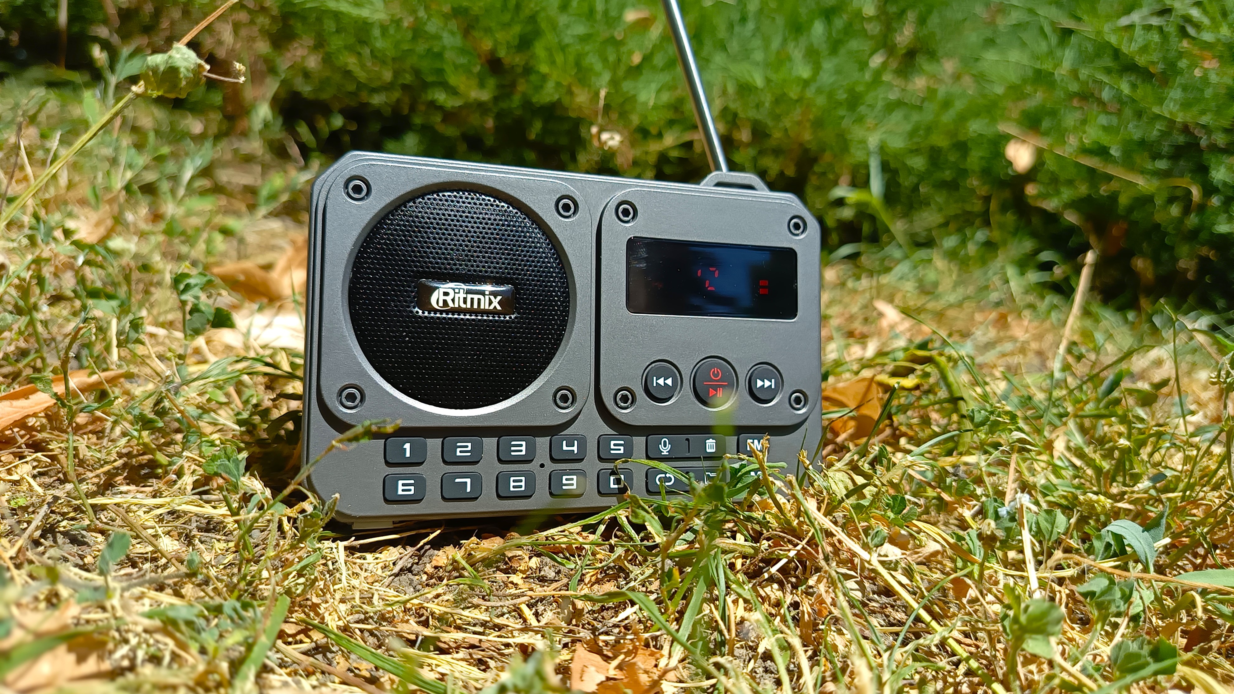 Обзор радиоприемника RITMIX RPR-010: Диктофон, выход на наушники и не только / Аудио и звук ...