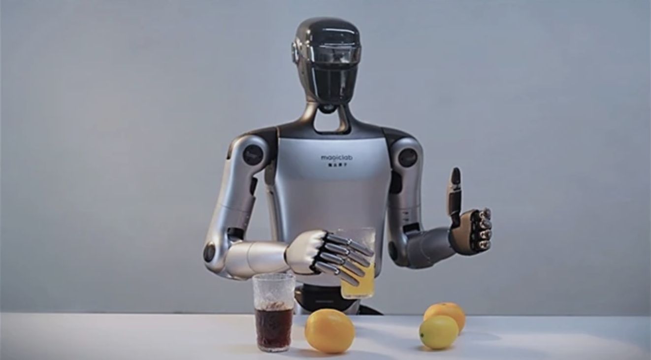 MagicLab представила высокодинамичного двуногого робота MagicBot Z1 с 50 степенями свободы ...
