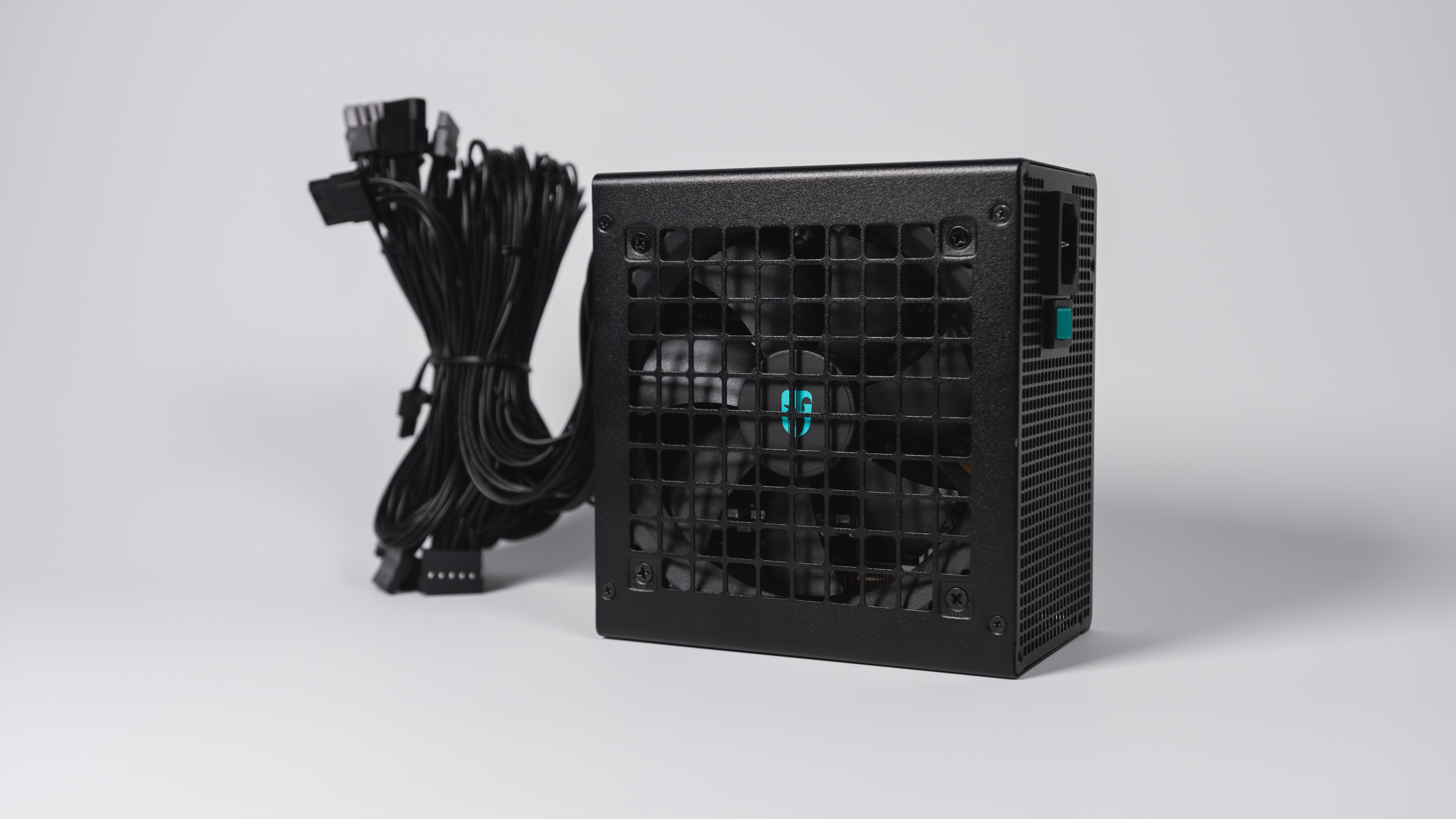 Обзор блока питания DEEPCOOL PF700X / Платформа ПК / iXBT Live