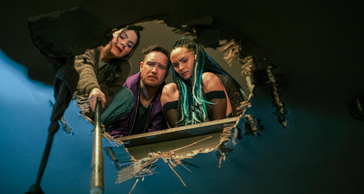 «Кирпич» (2025): научная/социальная фантастика + триллер в камерной атмосфере гамбургского дома ...