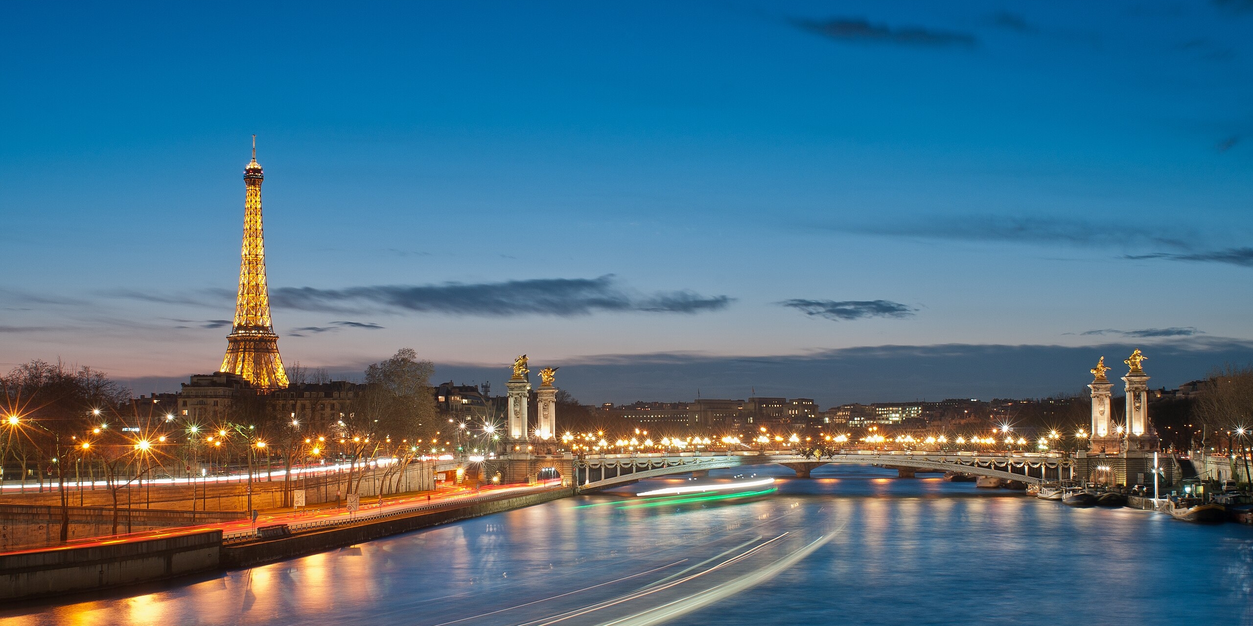 Эйфелева башня: от ненависти до любви / Путешествия и туризм / iXBT Live