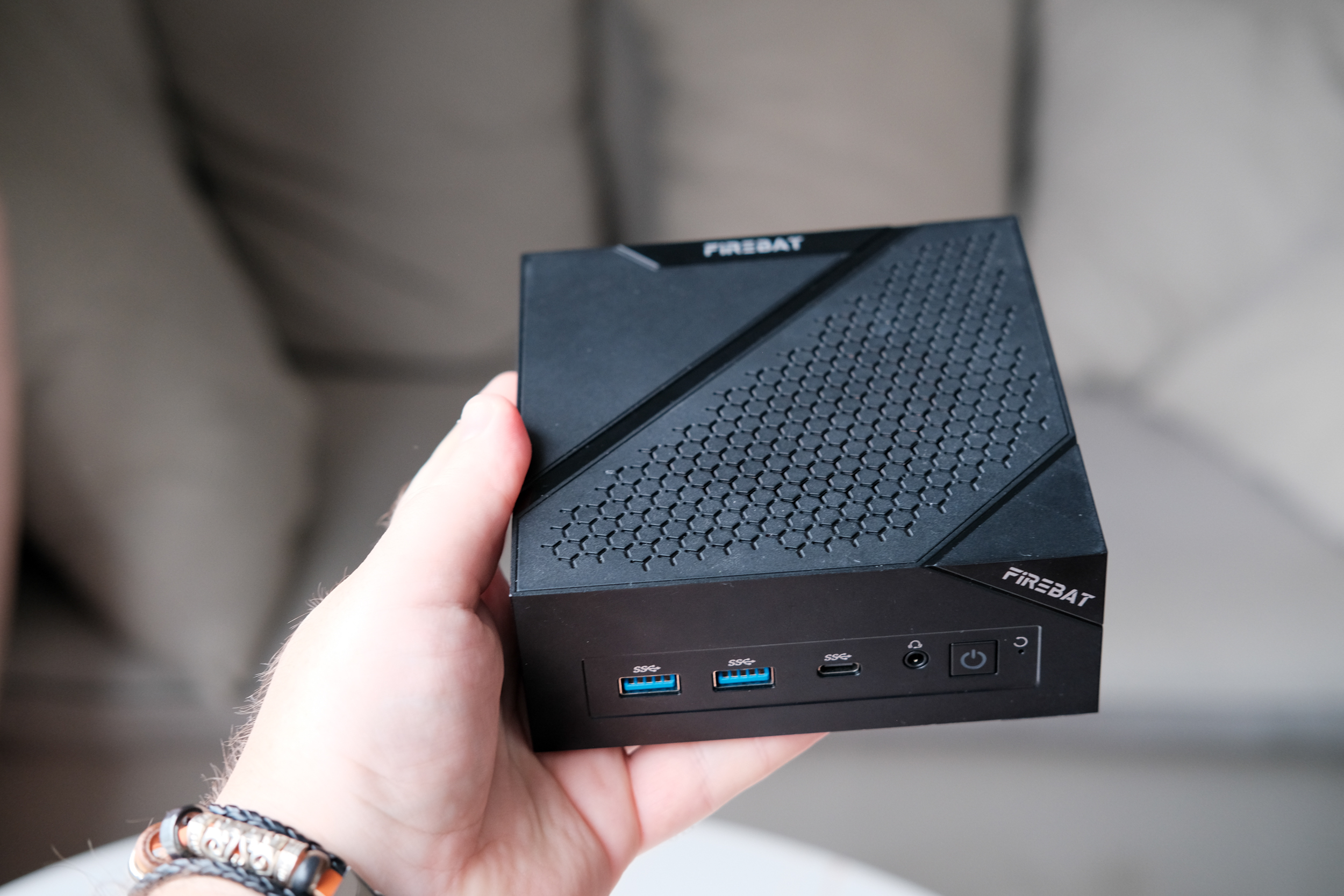 Обзор мини-ПК Firebat AM02: когда бюджетно не означает плохо ...