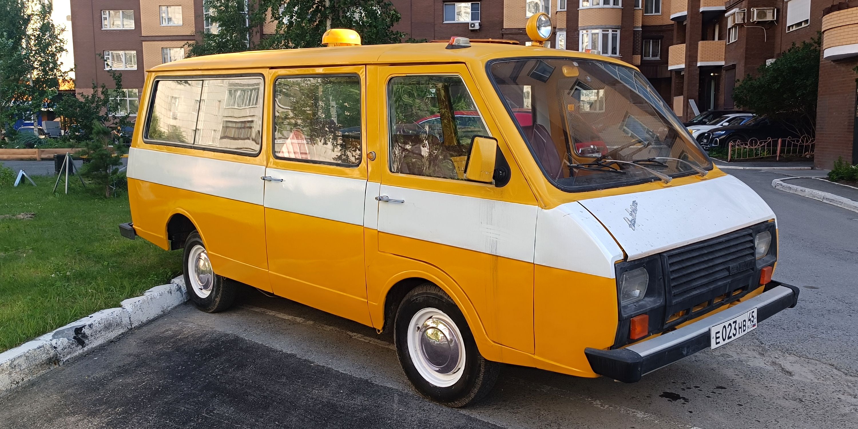 Многоместный парадокс: почему в СССР выпускалось так мало минивэнов / Авто и транспорт / iXBT Live