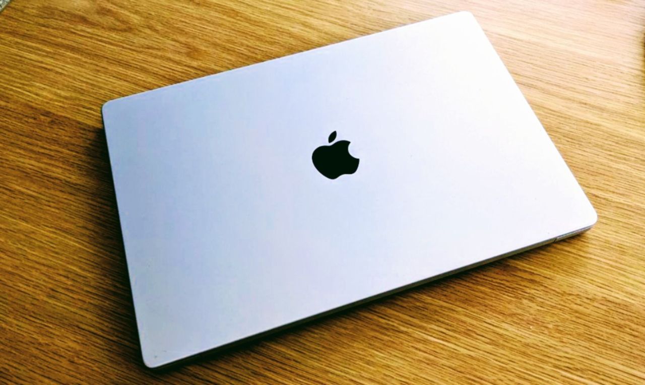 Apple готовит MacBook Pro с OLED-дисплеем, Dynamic Island и без «чёлки ...