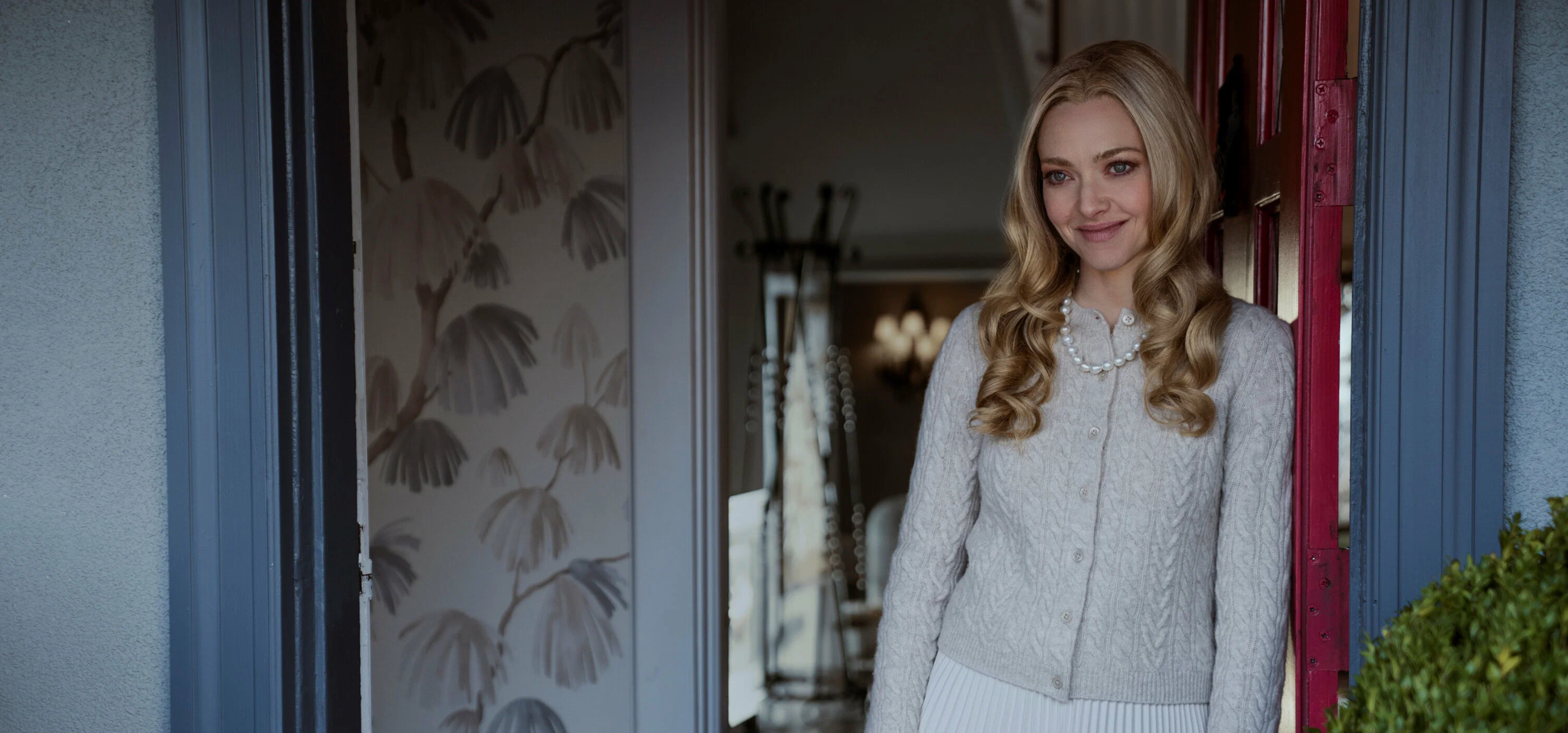 В сети появился большой трейлер эротического триллера «Горничная» с Сидни Суини - премьеру в ...