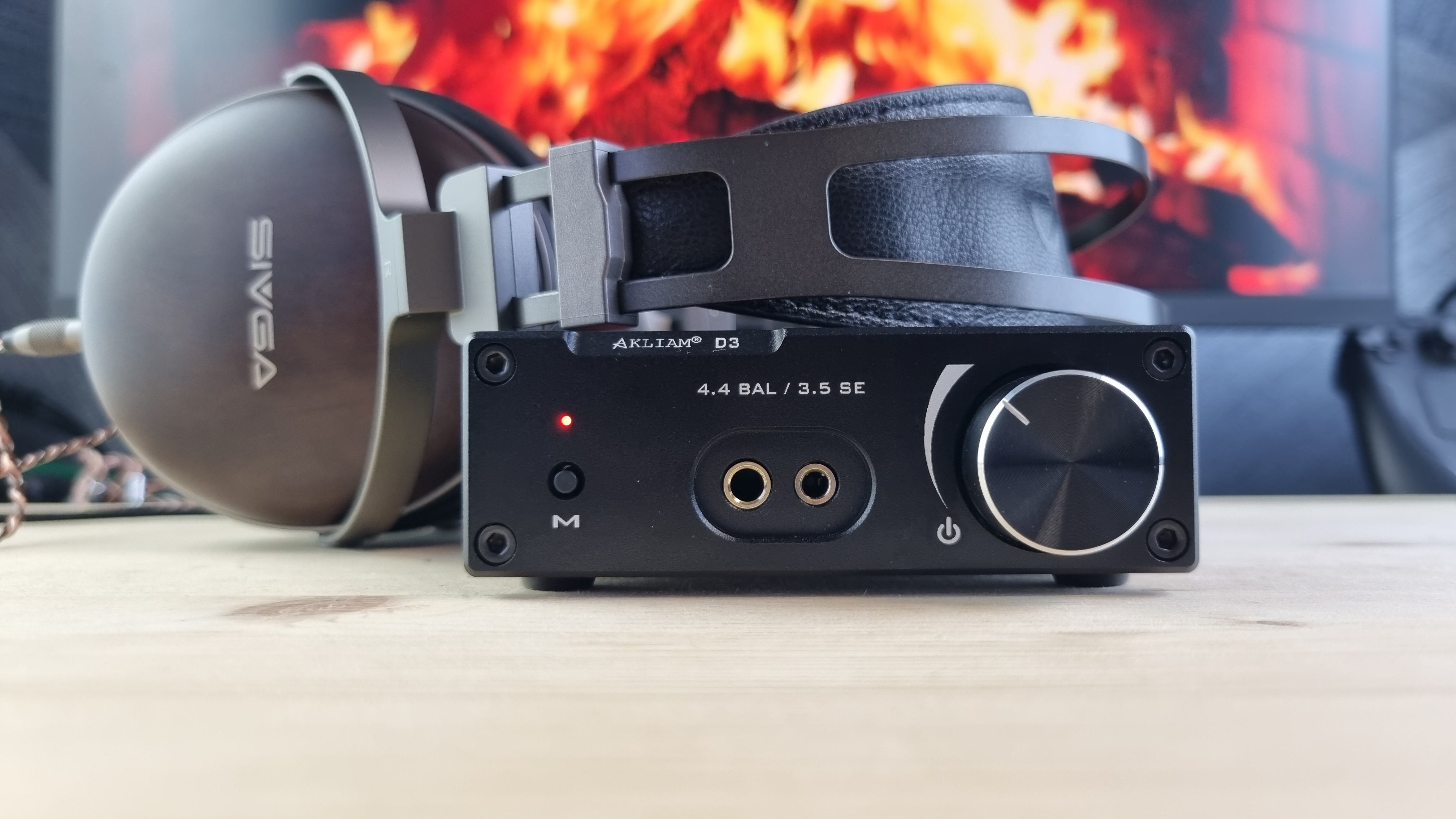 Обзор AkLIAM D3: доступный ЦАП с серьезным звуком / Аудио и звук / iXBT ...