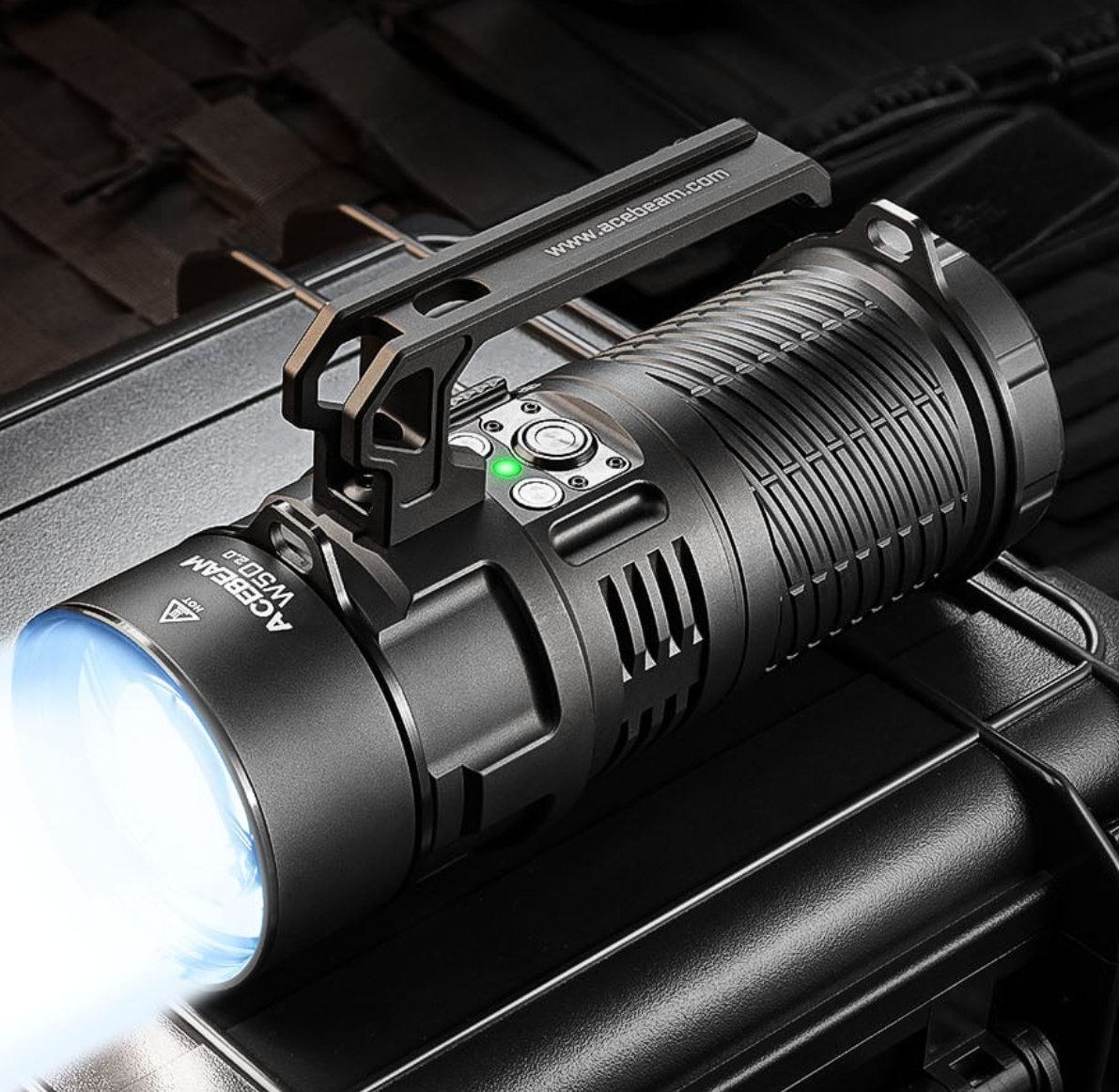 Светит на 5км и весит 1.7кг. Лазерный фонарик Acebeam W50.2 представлен ...
